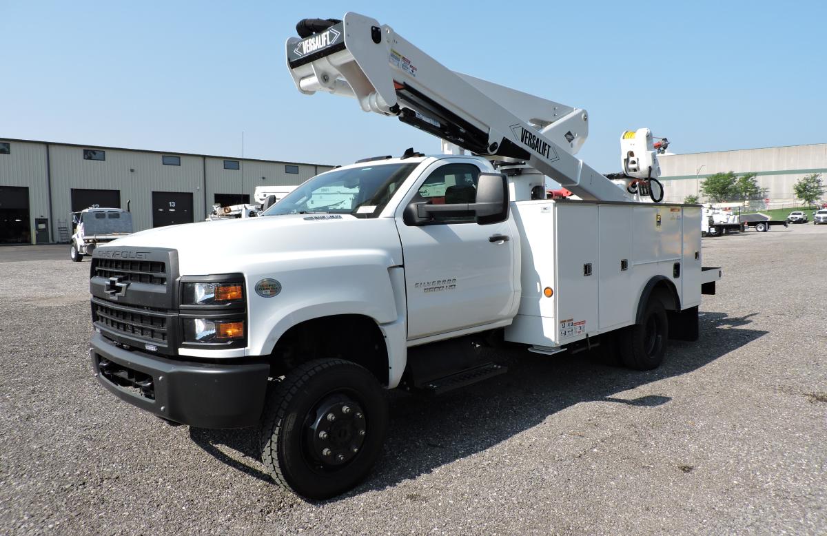 Versalift VST-47-MHI, 2023 Chevy 5500 4x4 | Runnion Equipment Company